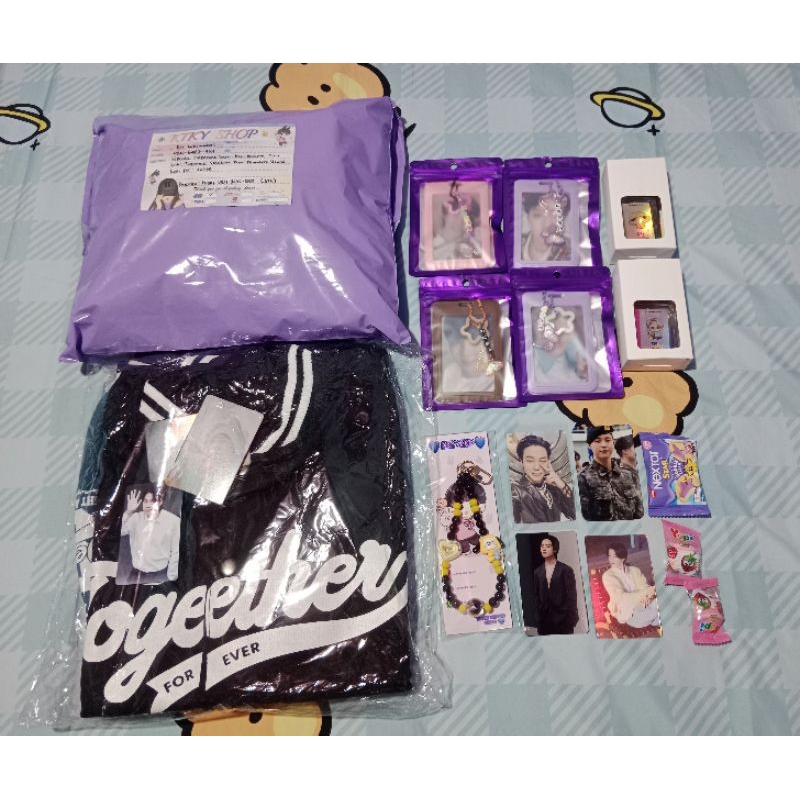 Jual Merchandise BTS | Shopee Indonesia