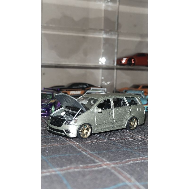 Jual Diecast Welly Innova barong custom | Shopee Indonesia