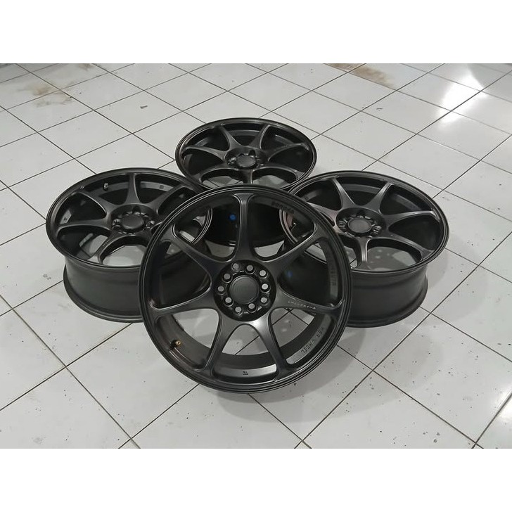 Jual velg bekas/second HSR SEBUNSUTA r18 lebar 8 pcd 5x100/5x114 et45 like new pnp rush innova ...