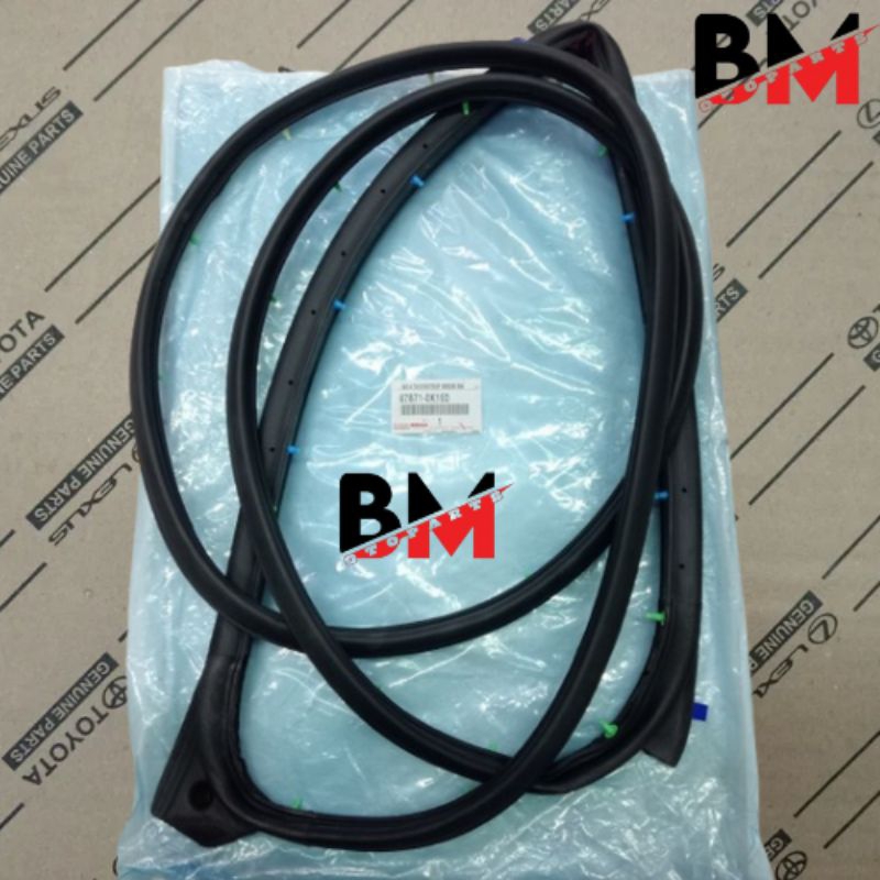 Jual Karet Pintu Belakang Fortuner VRZ Original 67871-0K150/67872-0K150 ...