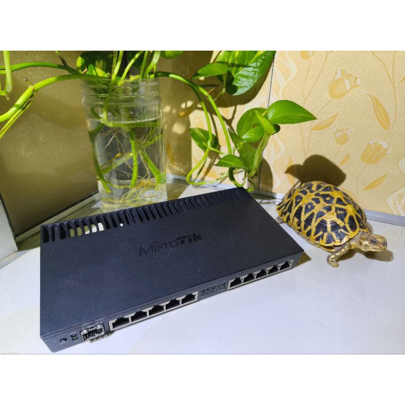 Jual Mikrotik RB4011iGS+RM, all port normal, warna hitam, mulus, normal ...