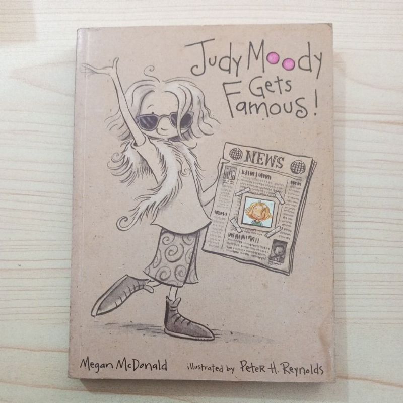 Jual NOVEL JUDY MOODY GETS FAMOUS BY MEGAN MCDONALD | Shopee Indonesia