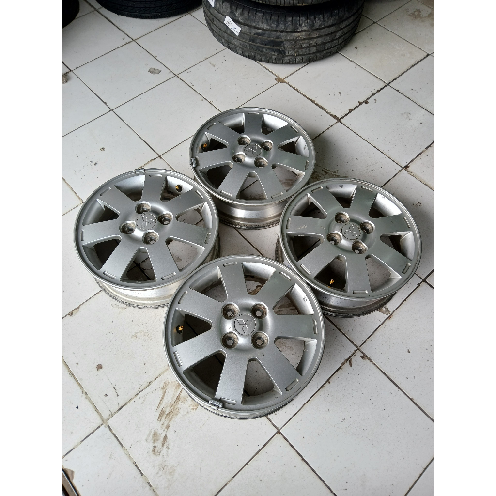 Jual velg mobil seken murah mirage r14 bisa untuk agya calya ayla sigra karimun dll | Shopee ...