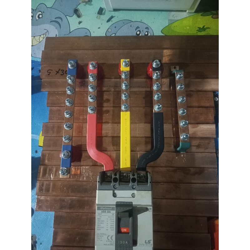 Jual Busbar RST +Netral + Grounding Uk 15×3 panjang@20cm | Shopee Indonesia