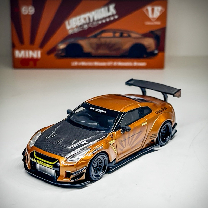 Jual Nissan GTR R35 LBWK Metalic Brown RARE MINIGT No Kaido House ...