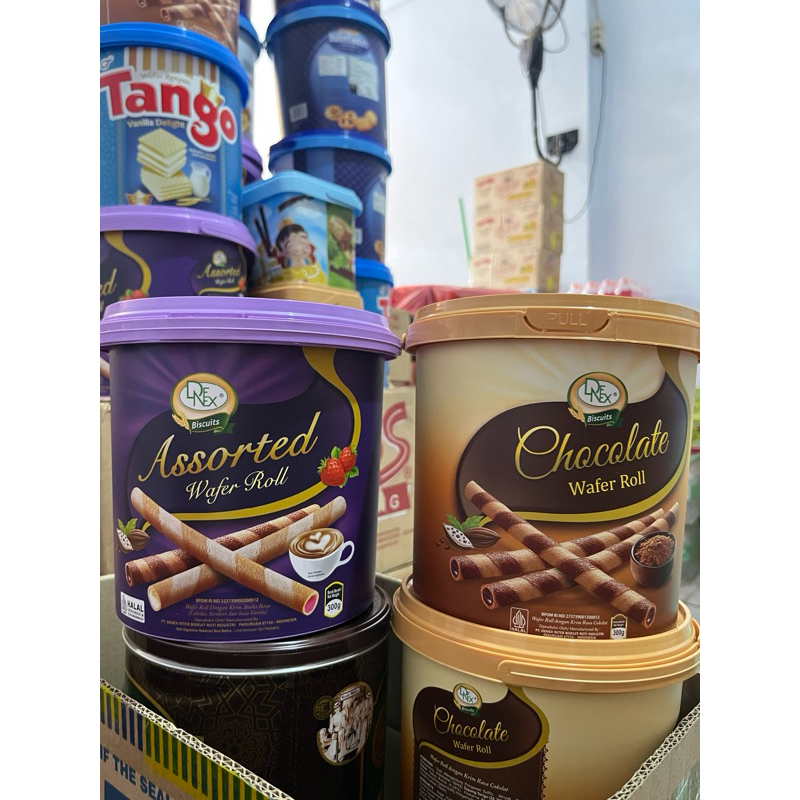 Jual DENEX WAFER ROLL JAR 300 g | Shopee Indonesia