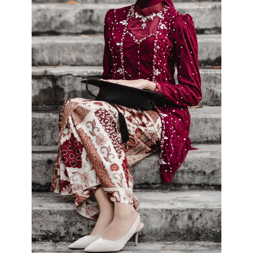 Jual Preloved Rok batik Kebaya Wisuda | Rok Wiru | Rok Wiron | Shopee ...