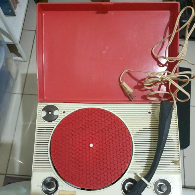 Jual Turntable Portable original Mitsubishi - Rare, Antik Pemutar ...