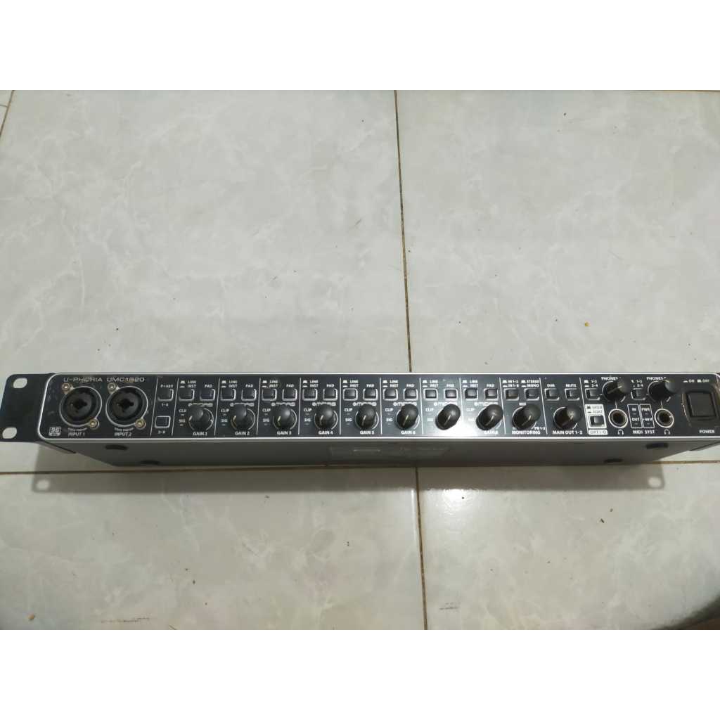 Jual Behringer UMC 1820 - Soundcard / Audio Interface | Shopee Indonesia
