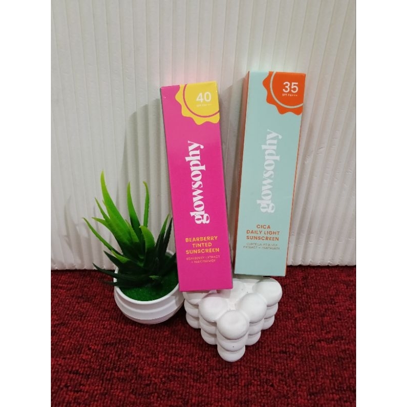 Jual GLOWSOPHY [Ready Stock] Bearberry Tinted Sunscreen SPF 40 PA ...
