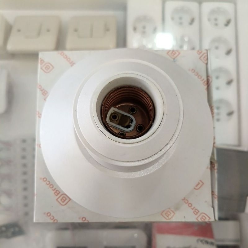 Jual BROCO FITTING PLAFOND MANGKOK BULAT E27 SNI PUTIH 12101 | Shopee ...