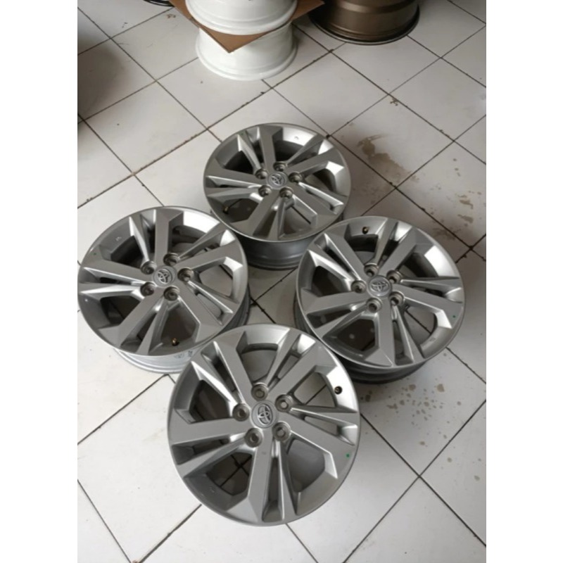 Jual VELG MOBIL BEKAS NEW AVANZA R15 BUAT NEW AVANZA SIENTA ALTIS | Shopee Indonesia