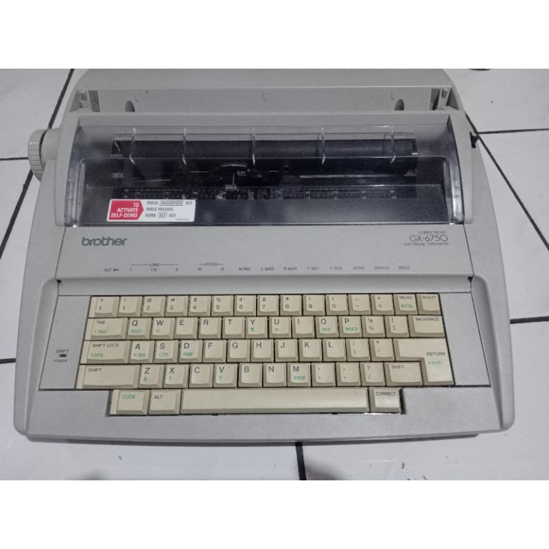 Jual mesin tik elektrik Brother GX-6750/electronic typewriter | Shopee ...