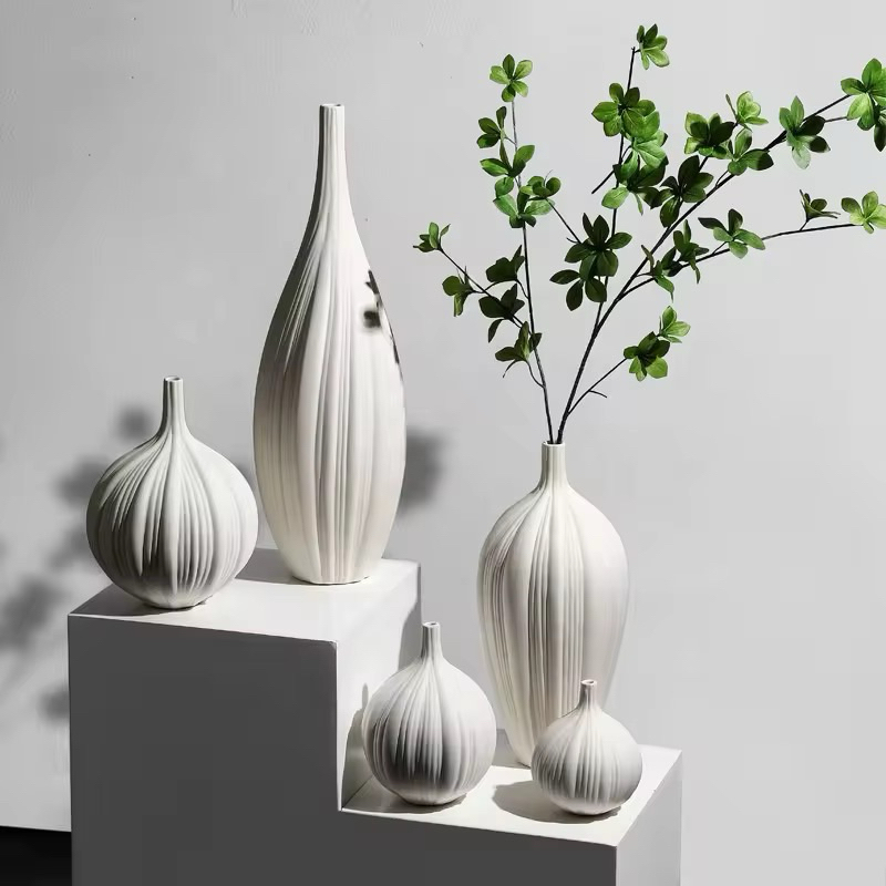 Jual BLANC White Trump Vase/ vas bunga keramik aestetik putih unik ...
