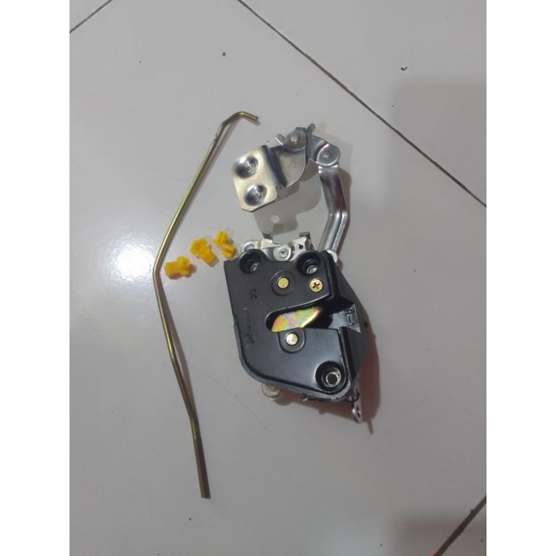 Jual Door lock kunci pintu merek Mitsuda Fuso Fighter (Kanan) | Shopee ...