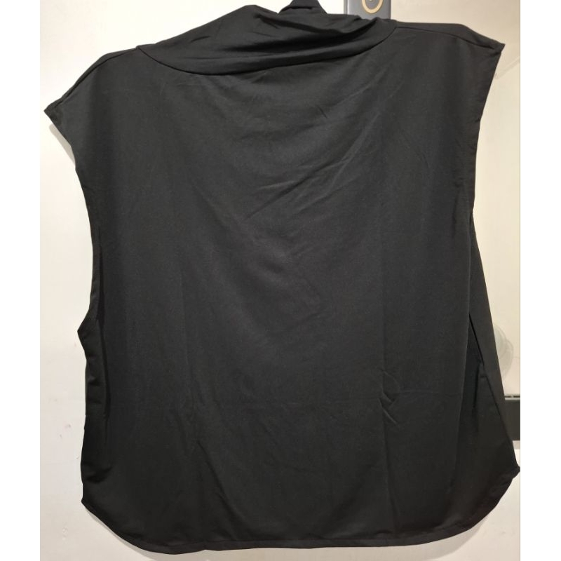 Jual Preloved / Thrift Pribadi Hijab Rompi Instan Vest Olahraga ...