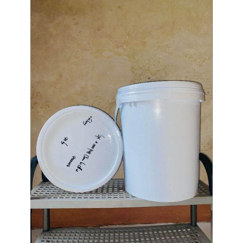 Jual ember cat 25 kg + tutup putih polos | Shopee Indonesia