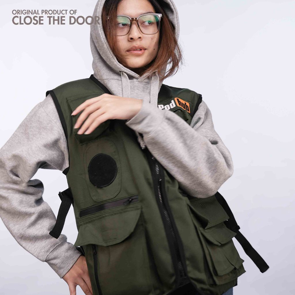 Jual CloseTheDoor - Vest Rompi Podcast Podhub Vidi Corbuzier Hijau Army ...