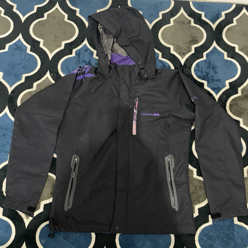 Jual Jaket Gunung TresPass warna Hitam Ungu size PxL: 60x50 Jacket ...