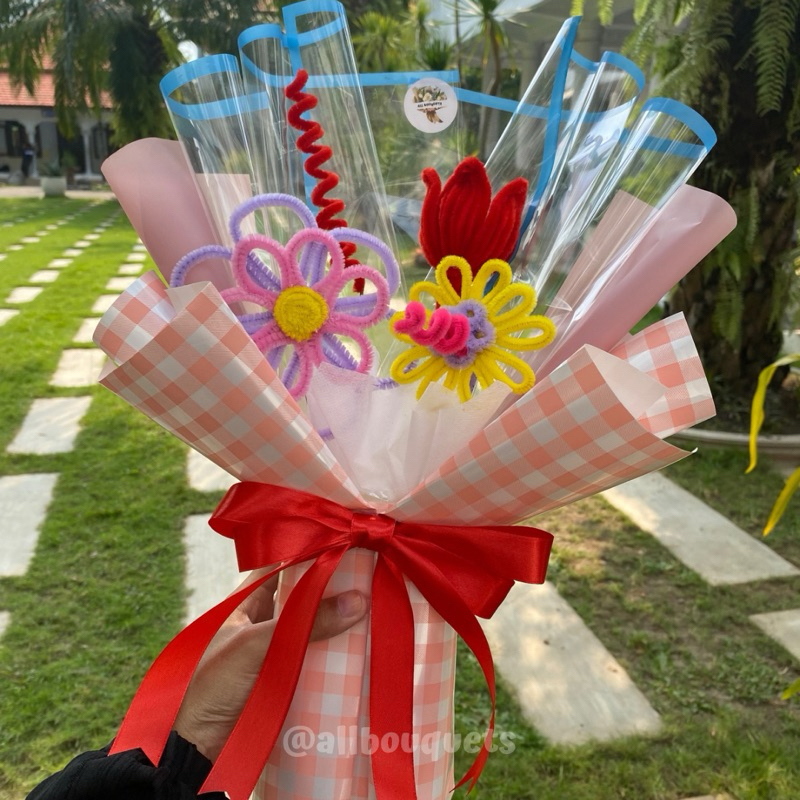 Jual BUKET LUCU / BUKET MEDIUM / KADO WISUDA / BUKET KAWAT BULU (medium ...