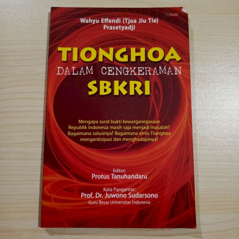 Jual Buku Tionghoa Dalam Cengkeraman SBKRI by Wahyu Effendi | Shopee ...