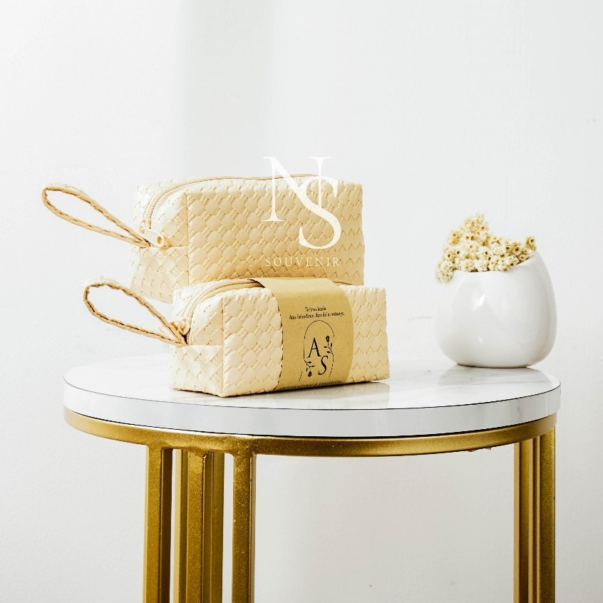 Jual Wedding Gift Custom Souvenir Pernikahan Pouch Boxy Anyaman ...