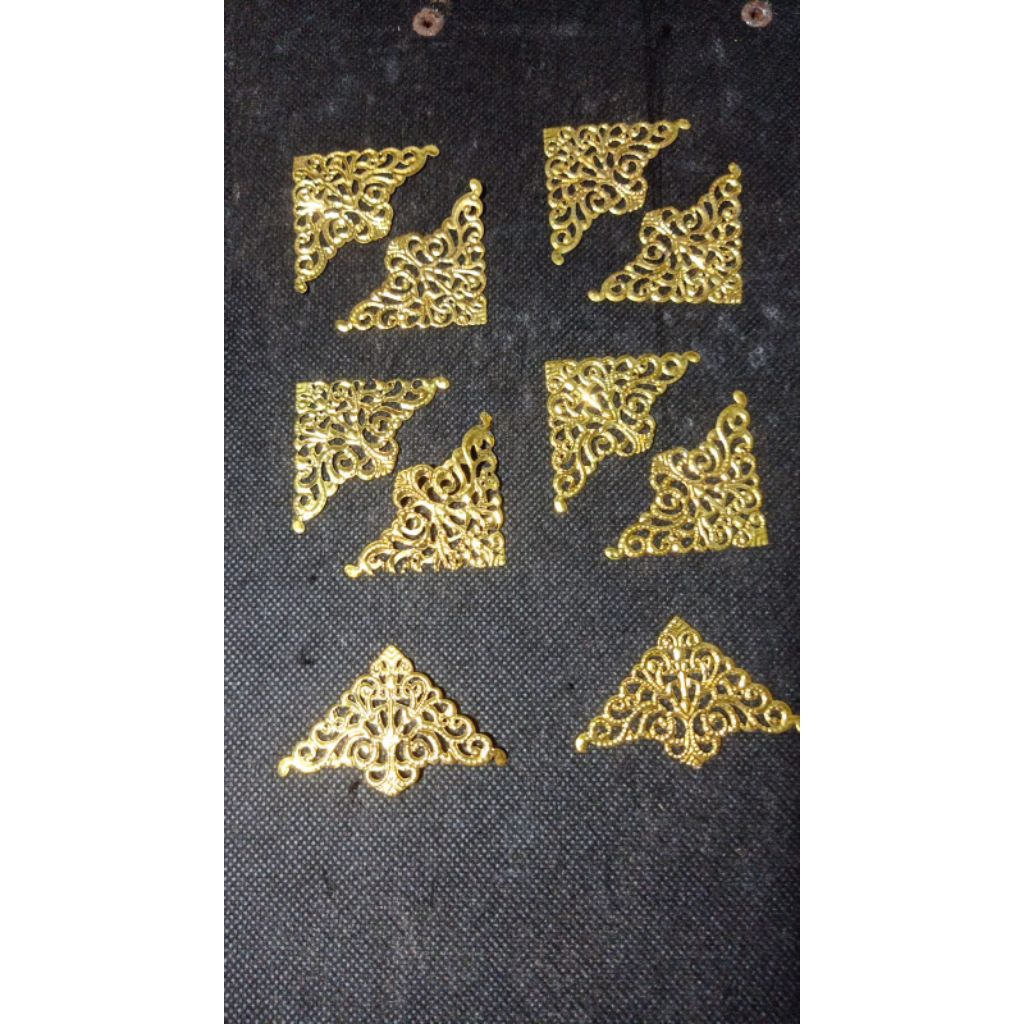 Jual LEMPENGAN SIKU KECIL EMAS ISI 100PCS | Shopee Indonesia