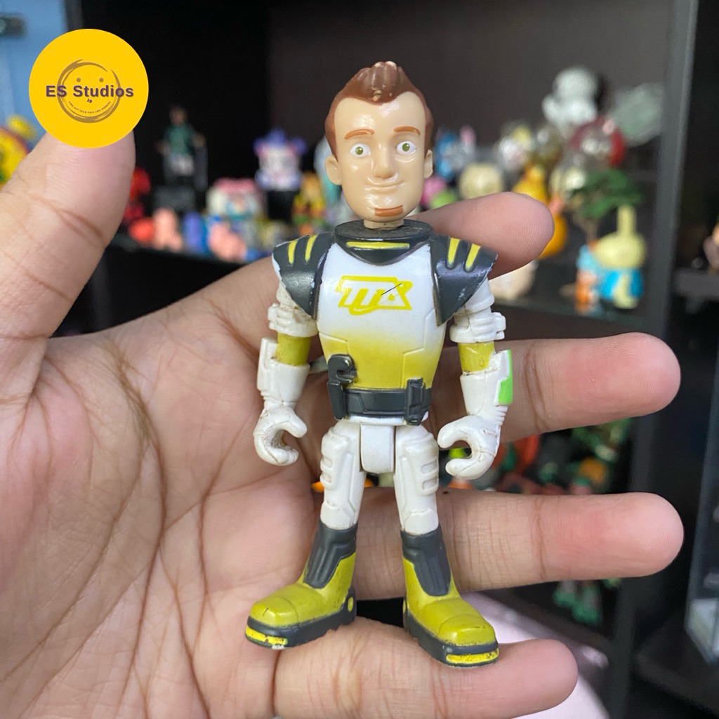 Jual Figure Miles from Tomorrowland Leo Callisto Disney Junior Preloved ...