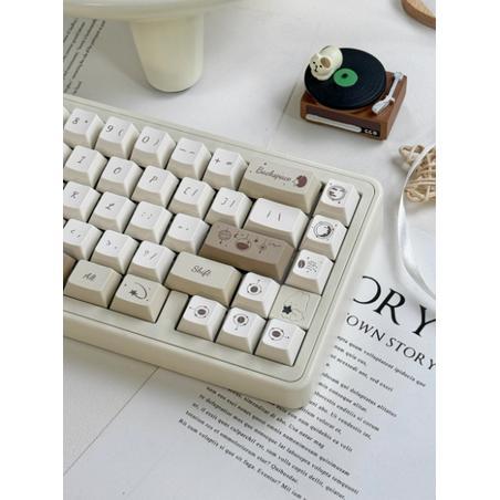 Jual Keycaps PBT Dye Sub MoCoo Space Beige Pastel | Shopee Indonesia