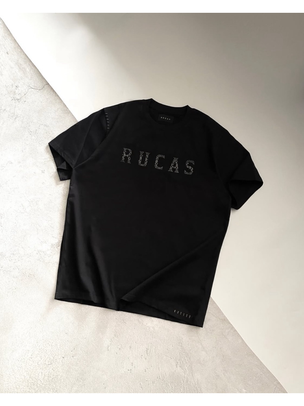Jual RUCAS “The Initial” Python Texture Tee | Shopee Indonesia