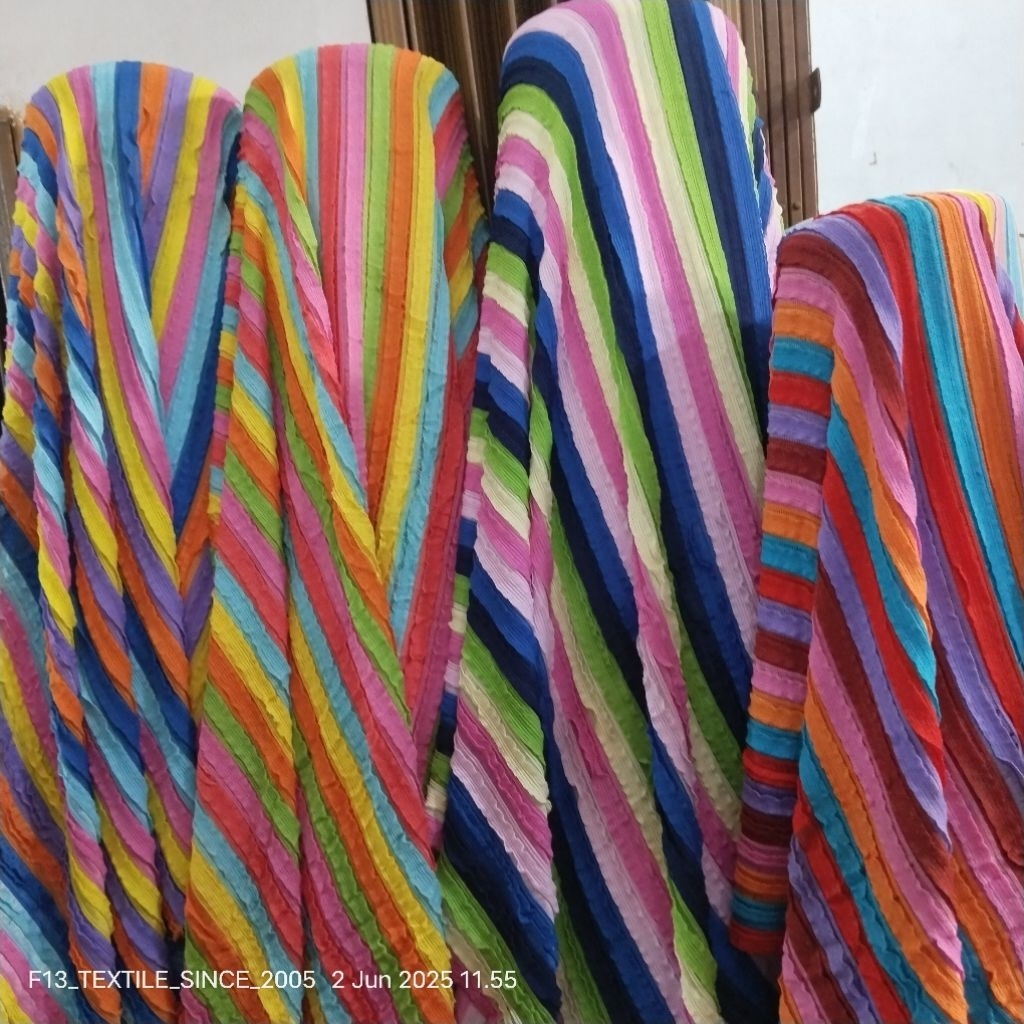 Jual HARGA/0,5 M | KAIN RAJUT METERAN / BAHAN RAJUT AKRILIK / KAIN ...