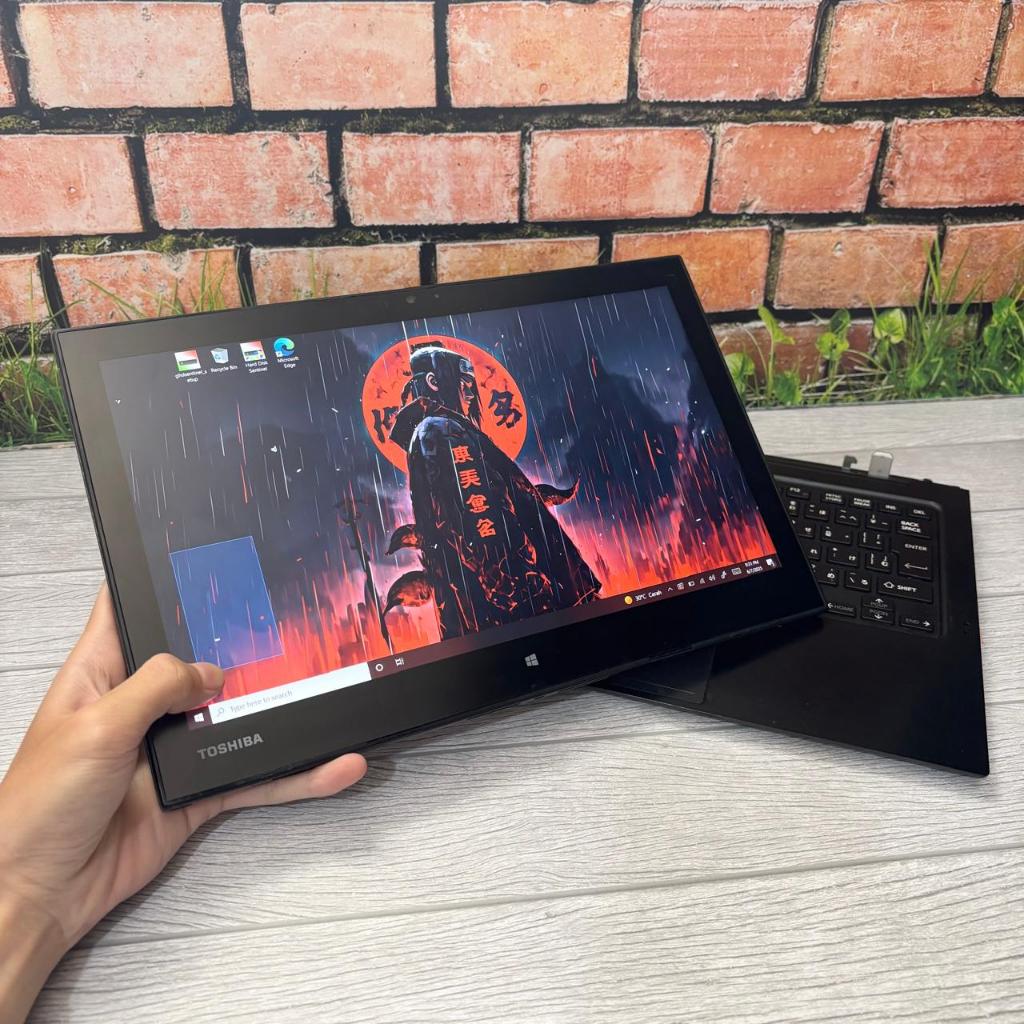 Jual Laptop Tablet 2in1 Toshiba R82 Dynabook Touchscreen 8GB Core M5 ...