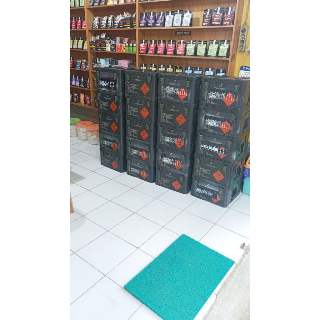 Jual Box Pindad plastik steel ket ada di foto terakhir | Shopee Indonesia