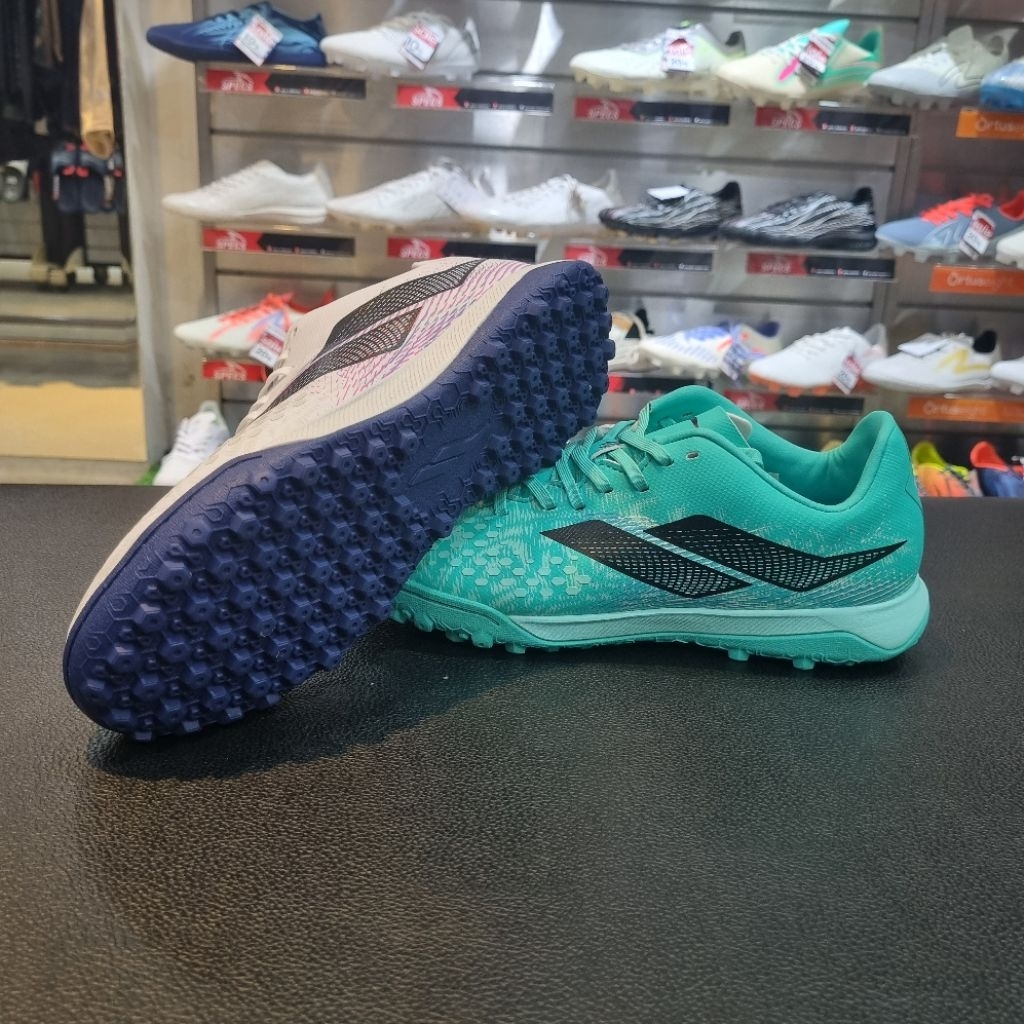 Jual Sepatu Bola/Minisoccer Original New MILLS RAITON DAISLER TF(TURF ...