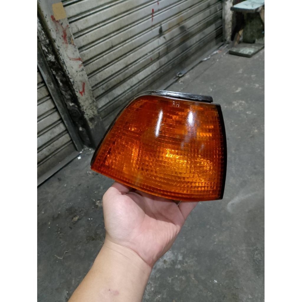 Jual lampu sen BMW e36 depo kanan kuning | Shopee Indonesia