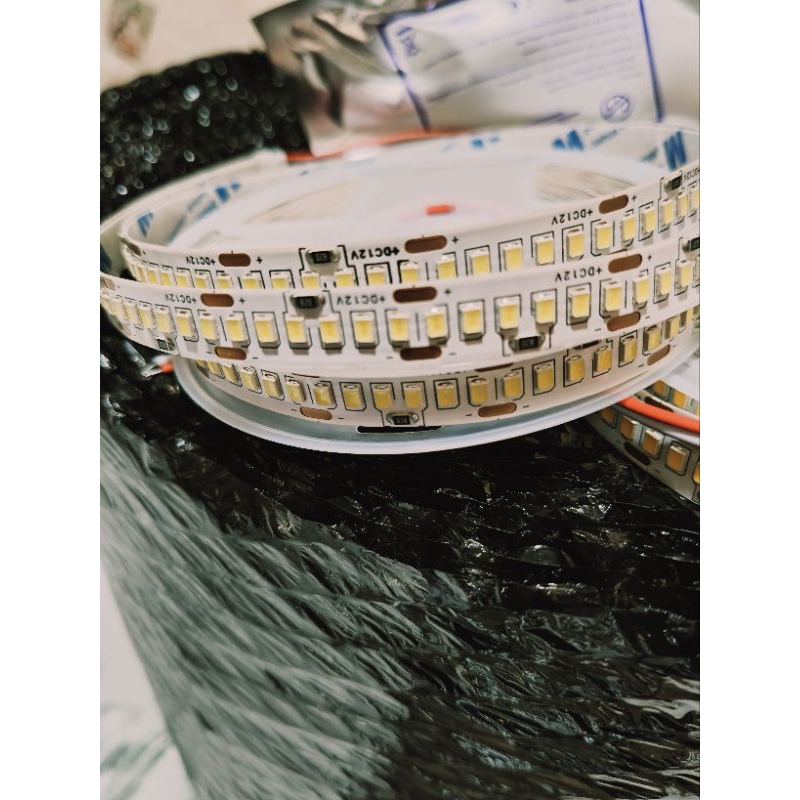 Jual LED strip 2835 mata rapat 240 LED permtr 12 volt | Shopee Indonesia