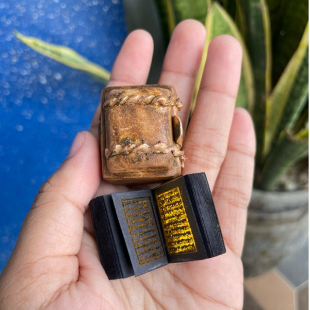 Jual AL-QUR’AN MINI KERTAS HITAM TINTA EMAS BOX PETI KUNO KITAB STAMBUL ...