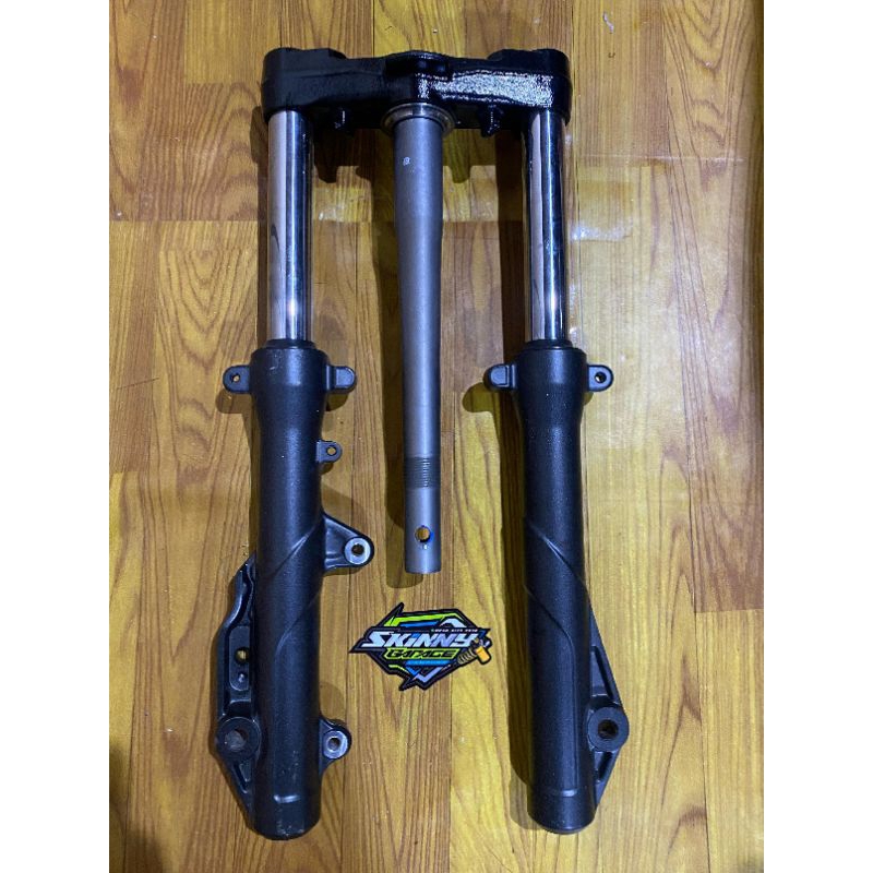 Jual shock depan PCX original sudah upgrade dan rebound bebas riquest ...