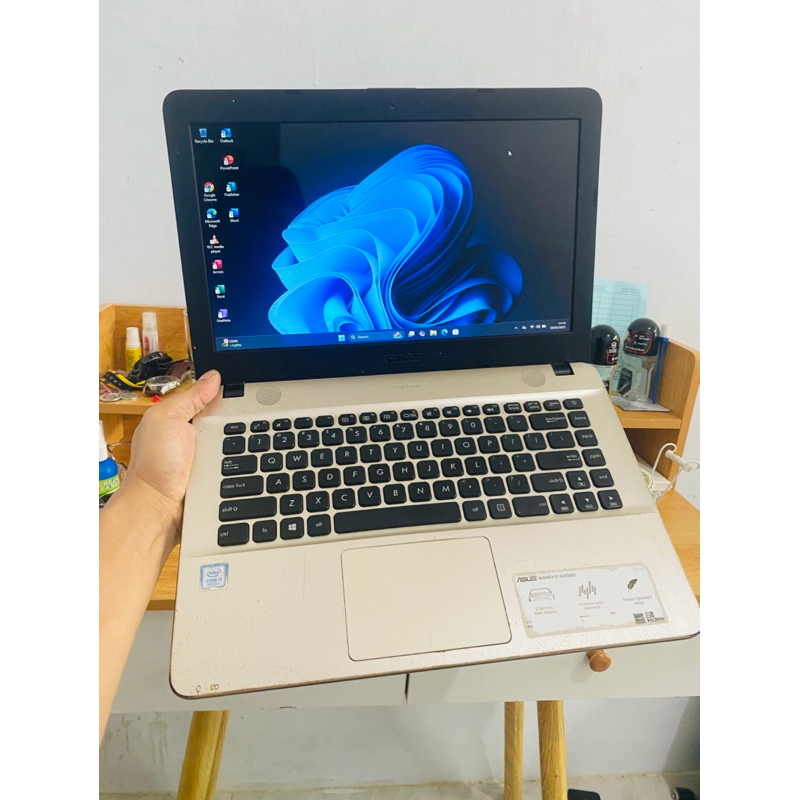 Jual laptop Asus X441u. core i3 gen 8. ram 8/256gb | Shopee Indonesia
