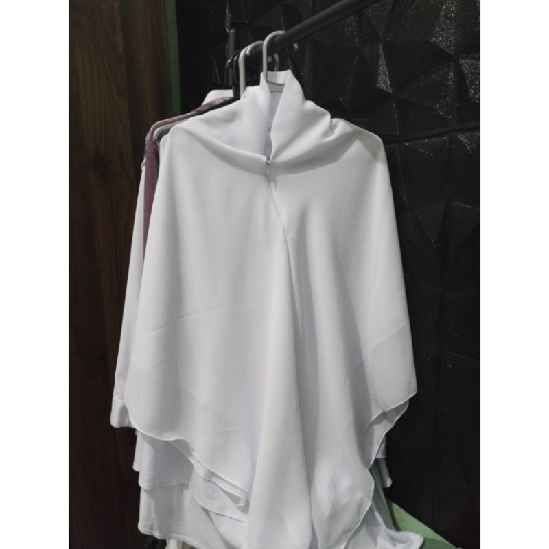 Jual Hijab Putih Segi Empat Instan Resleting Anti Kusut | Shopee Indonesia