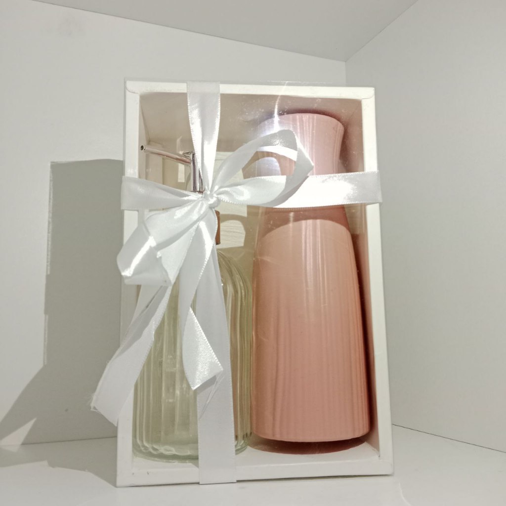 Jual Gist Set Hampers | Botol Kaca Pump dan Vas Bunga Plastik Souvenir ...