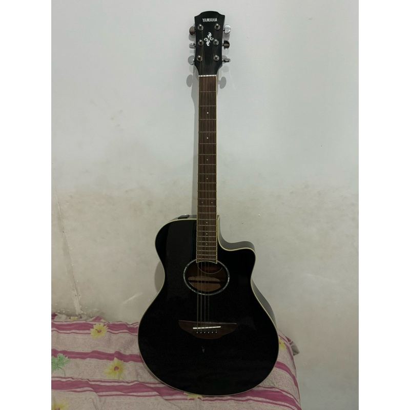 Jual Gitar Yamaha APX 600 second | Shopee Indonesia