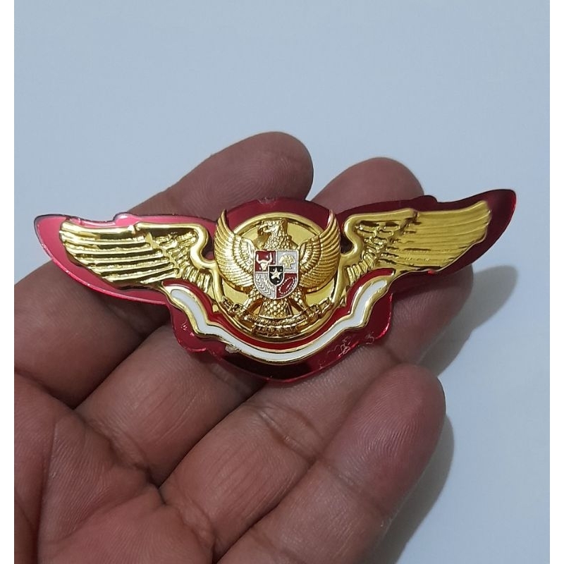 Jual pin garuda model wing latar merah mengkilat peniti | Shopee Indonesia