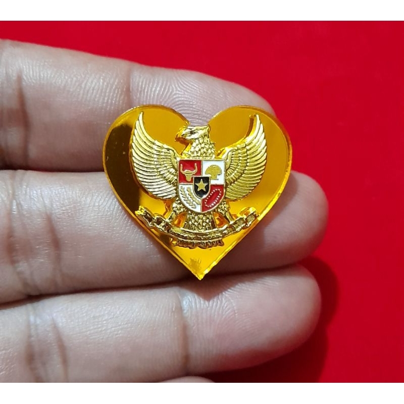Jual pin garuda pancasila LOVE latar kuning peniti | Shopee Indonesia