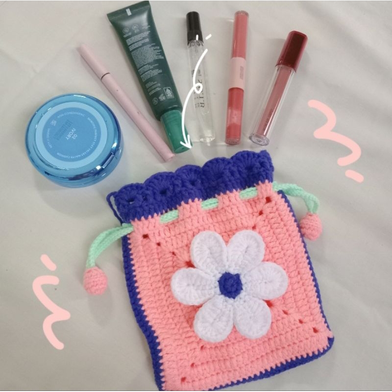 Jual Pouch Makeup Rajut Bunga | tempat Makeup Simple serut | Produk ...