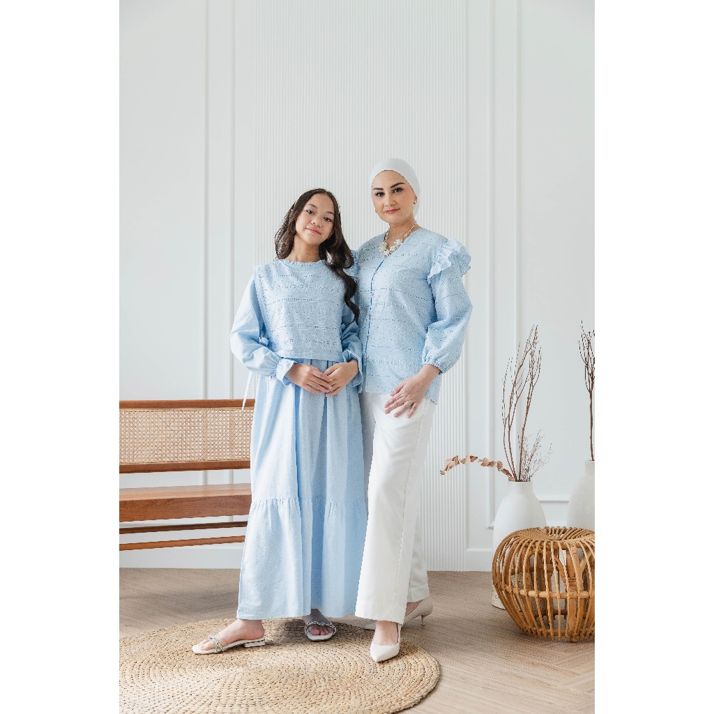 Jual ULTRAVIOLET X COME Aleena Eyelet Raya Dress 280 Blue x Sky - Terusan Dress Katun Bordir ...