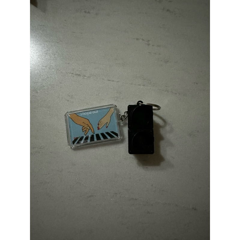Jual Paths niki keychain traffic light | Shopee Indonesia