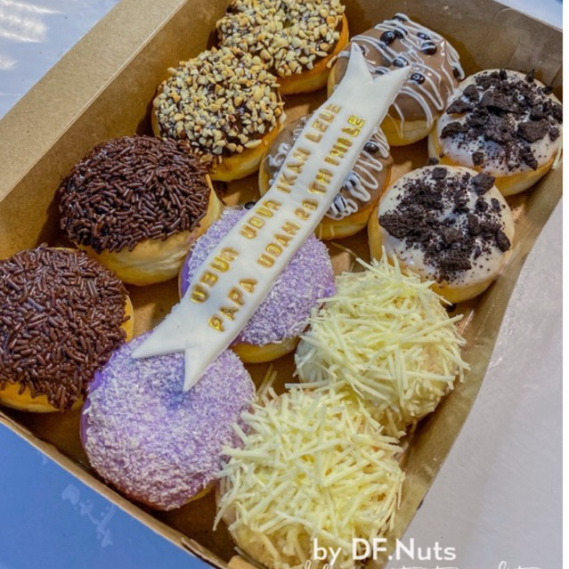Jual hampers donat + ucapan isi 12 pcs | Shopee Indonesia