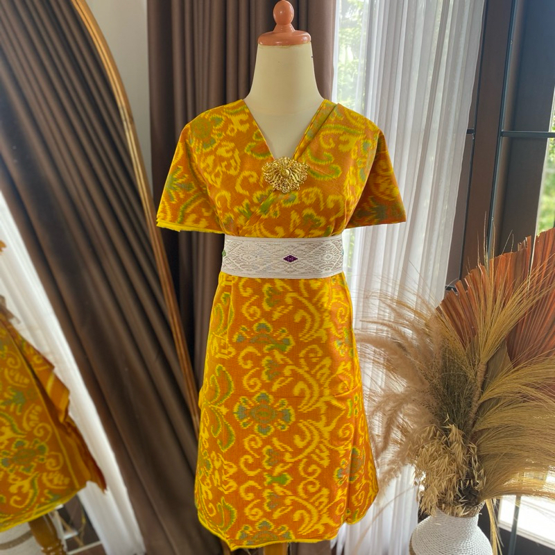 Jual KAIN TENUN ENDEK KHAS BALI MOTIF PATRA ORANGE KOMBINASI KUNING ...