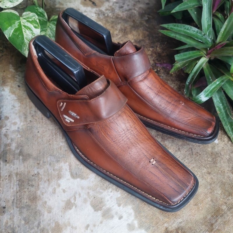 Jual sepatu pantofel second bally size 43(27,5cm) | Shopee Indonesia